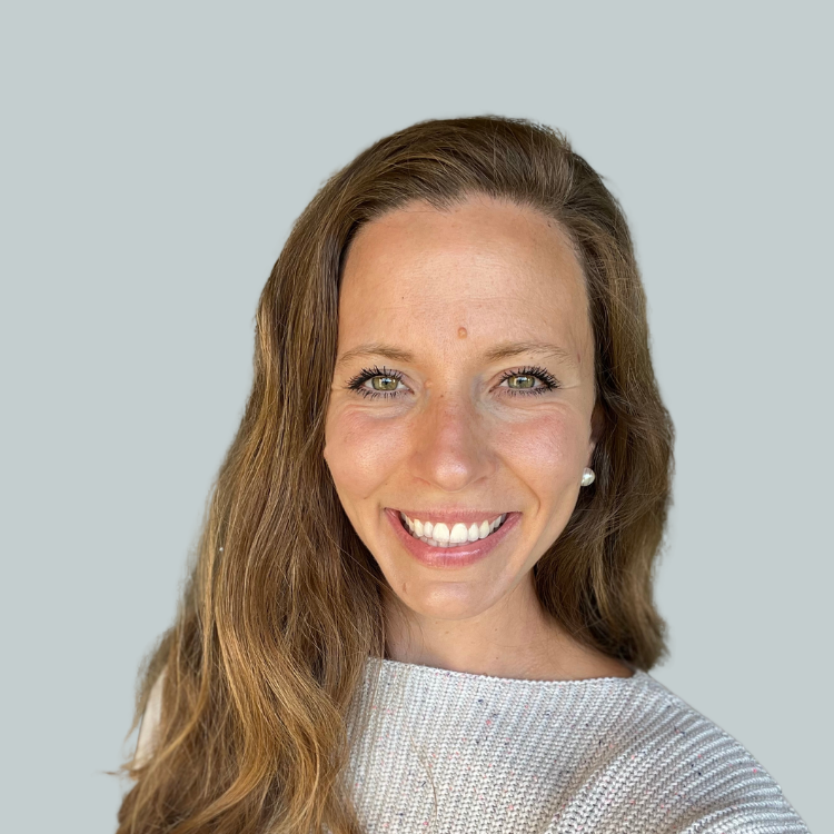 Julia Petrakis | Nurse Practitioner | Nourishing Balance